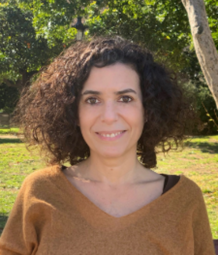 Teacher Ester Fernández Metàfora Art Therapy School